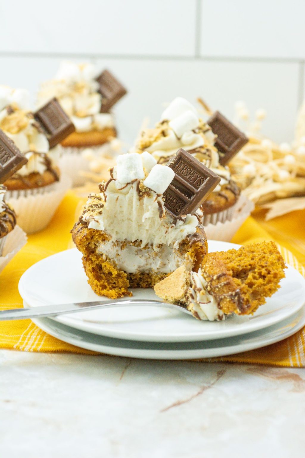 These Pumpkin S'mores Cupcakes Will Leave Them Asking For S'more # ...